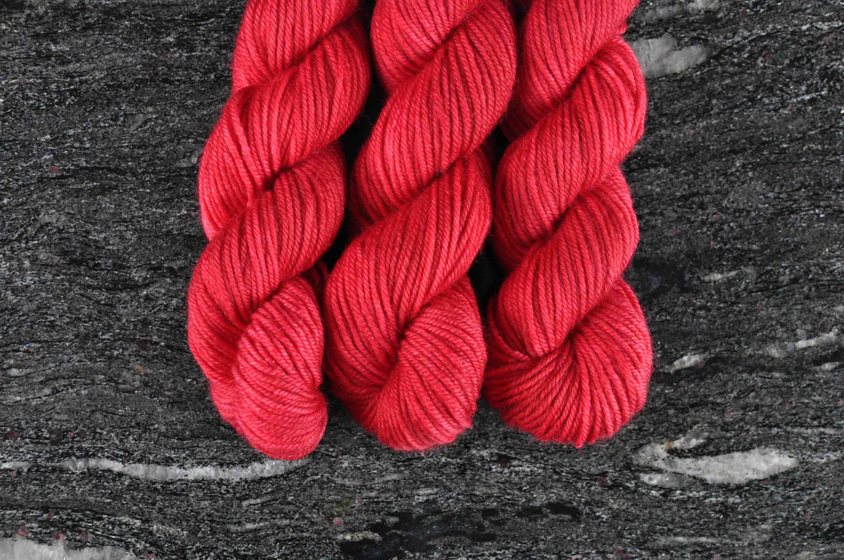 Semi-tonal DK - Red - 40 g or 110 g – Timber Yarns